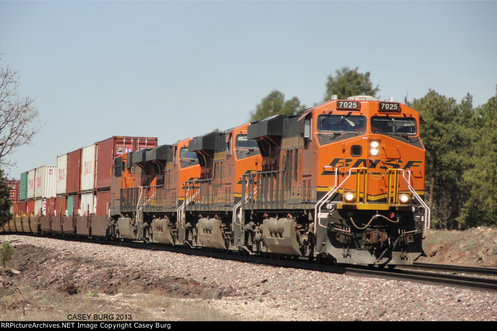 BNSF 7025 (again)